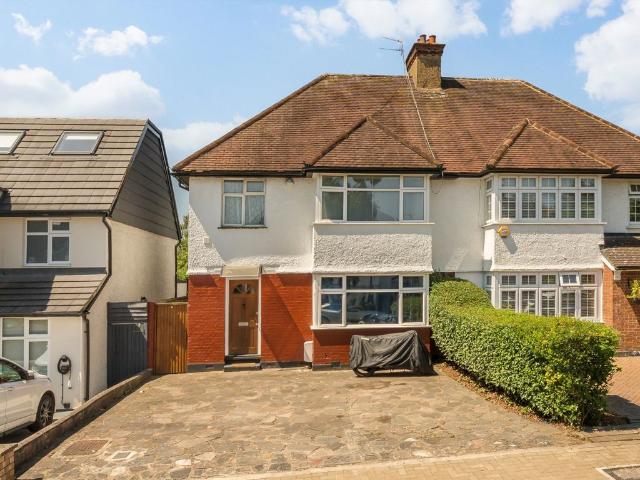 Edgwarebury Gardens, Edgware HA8, 4 bed semi detached house to rent, £3,100 pcm | PrimeLocation