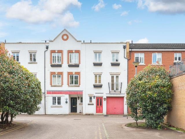 Edgar Wallace Close, Peckham, London SE15, 4 bed terraced house to rent, £4,000 pcm | PrimeLocation