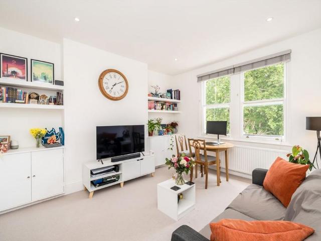 Edgarley Terrace, London SW6 1 bed flat to rent £1,950 pcm £450 pw