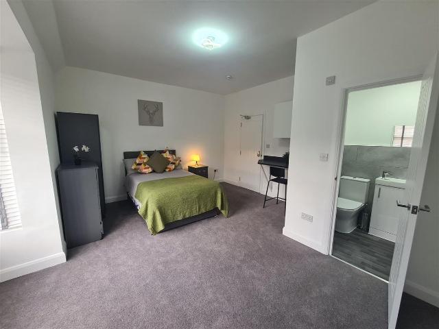 Edgbaston Road, Smethwick, Birmingham B66, Room to rent, £725 pcm | PrimeLocation
