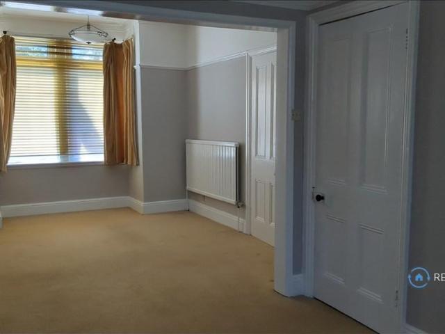 Edgcumbe Avenue, Plymouth, PL1 2 bed terraced house to rent £1,133 pcm £261 pw