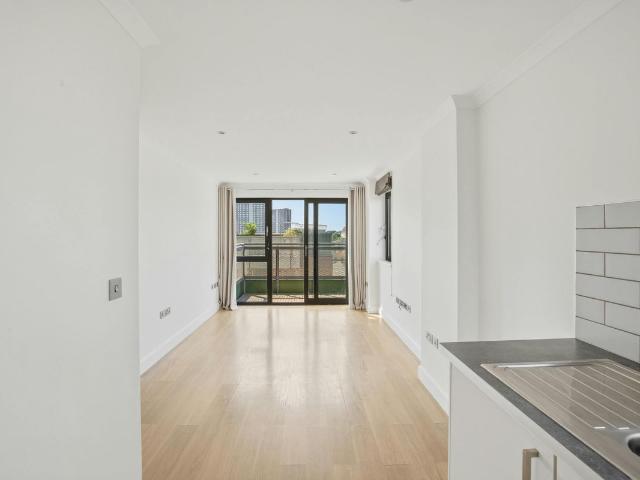 Edge Apartments, London E15, 1 bed flat to rent, £1,825 pcm | PrimeLocation