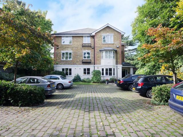 Edge Hill, Merton, London, SW19 2 bed flat to rent £2,995 pcm £691 pw
