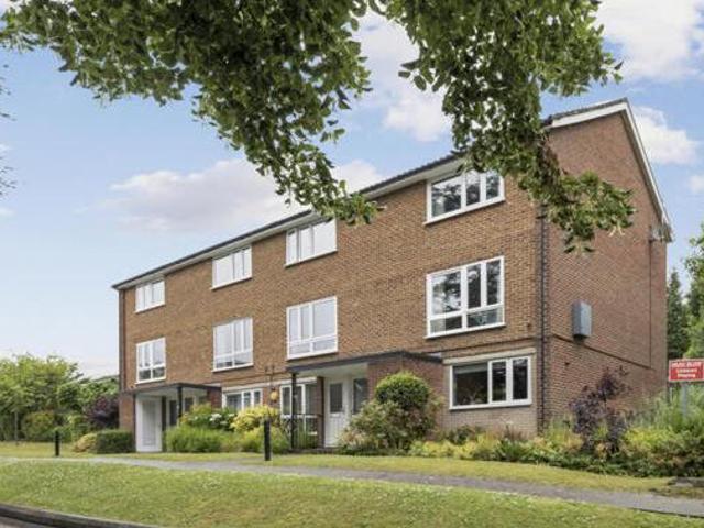 Edge Hill, Wimbledon, 2 Bedroom Maisonette