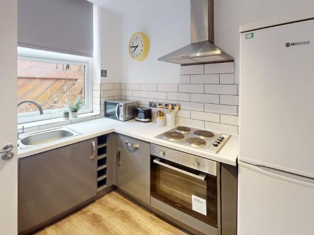 Edge Lane, Liverpool L7, Room to rent, £839 pcm | PrimeLocation