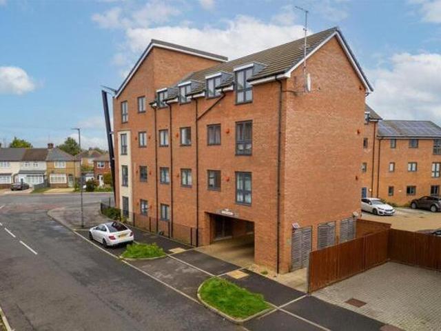 Edge Street, Aylesbury, 2 Bedroom Apartment