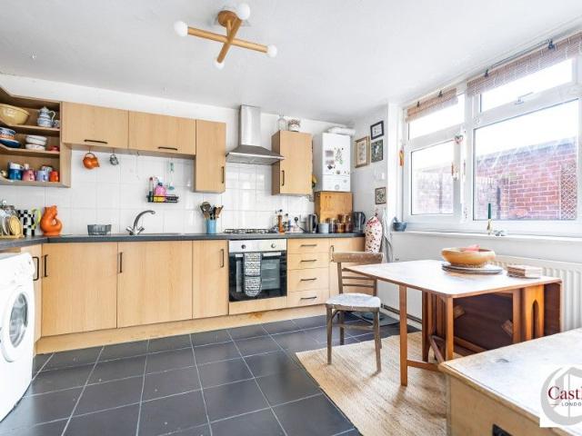 Edgecot Grove, Tottenham N15, 2 bed flat to rent, £2,000 pcm | PrimeLocation