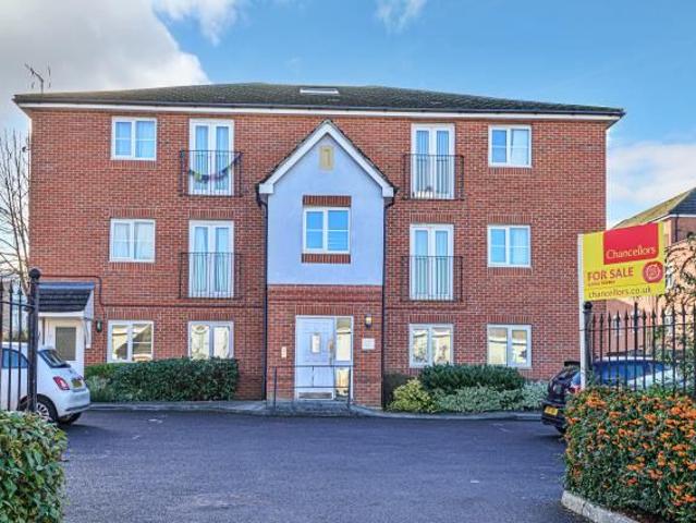 Edgecombe Road, Headington, Oxford OX3, 2 bed flat to rent, £1,550 pcm | PrimeLocation