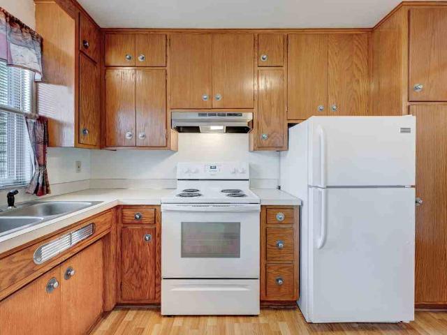 Edgecumbe Terrace Apartments 2 Bedroom Apartment for Rent at 1330 Saint Paul Ave, St. Paul, MN 55116 Highland