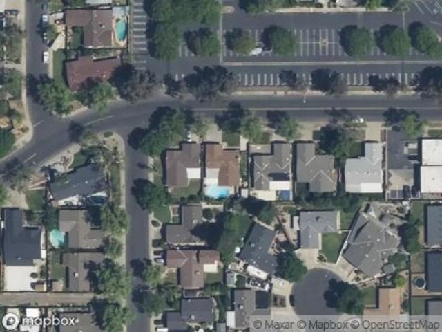 Edgebrook Dr