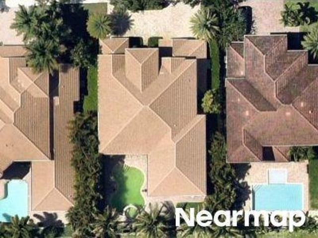 Edgebrook Ln