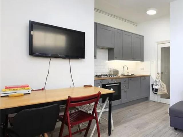 Edgeley Road, London, SW4 6EX, United Kingdom | 3 bed apartment for rent #138990181 | Rentberry