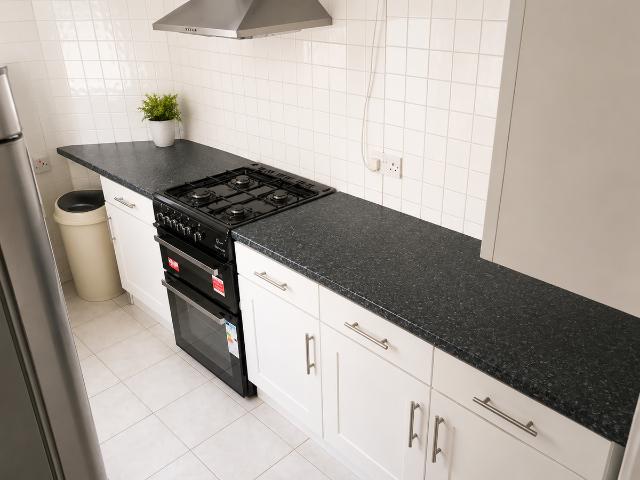 Edgell Road, Staines Upon Thames TW18, 3 bed flat to rent, £1,500 pcm | PrimeLocation
