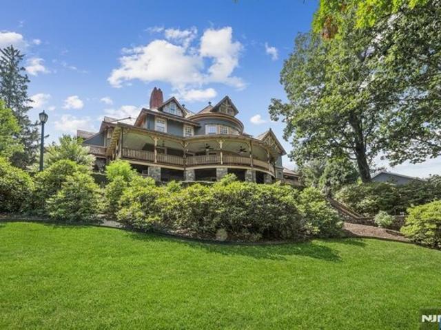 Edgemere Ave, Mount Arlington, Home For Sale