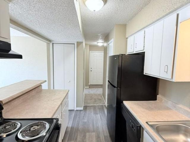 Edgewood Apartments 1 Bedroom Apartment for Rent at 1712 S Ash Ave, Independence, MO 64052 Bristol
