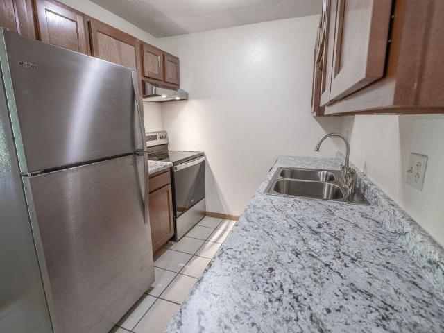 Edgewood Apartments 1 Bedroom Apartment for Rent at 607 Kenwood Ave, Duluth, MN 55811 Chester Park