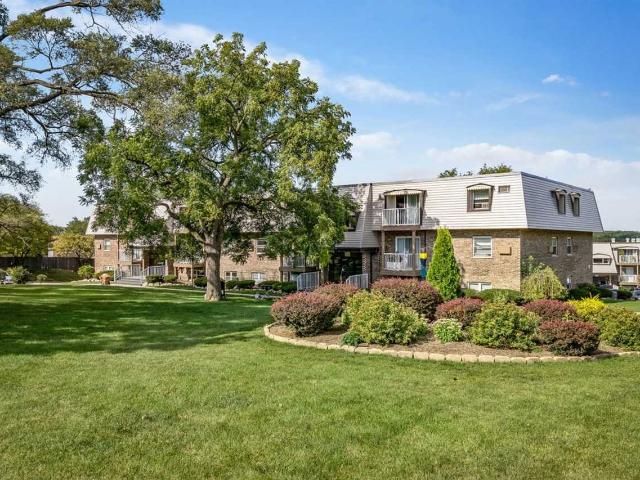Edgewood Apartments 2 Bedroom Apartment for Rent at 8109 Route 53, Woodridge, IL 60517