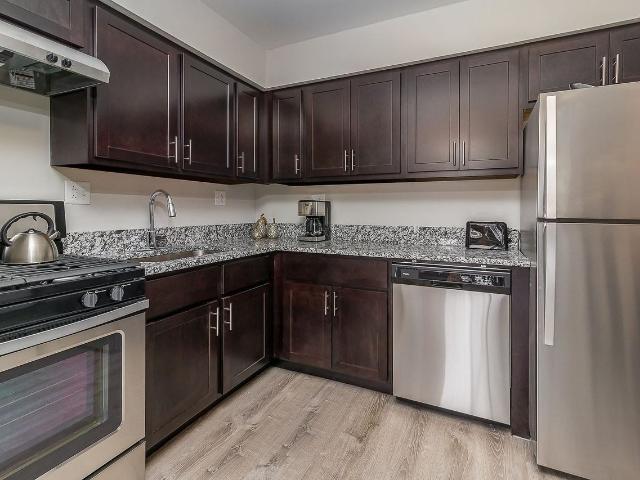 Edgewood Apartments 2 Bedroom Apartment for Rent at 8109 Route 53, Woodridge, IL 60517