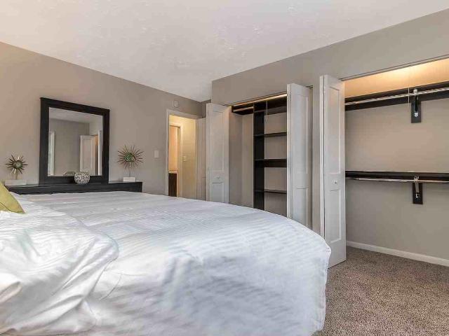 Edgewood Apartments 2 Bedroom Apartment for Rent at 8109 Route 53, Woodridge, IL 60517