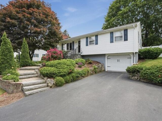 Edgewood Dr, Milford, Home For Sale