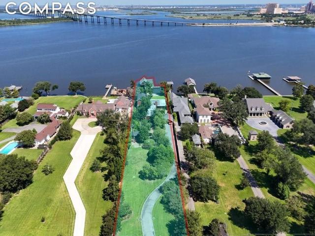 Edgewood Ln, Lake Charles, LA