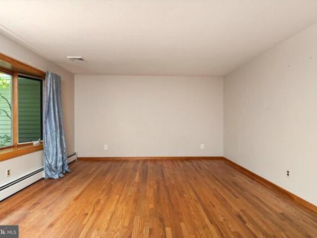 Edgewood Rd, Robbinsville, Home For Sale