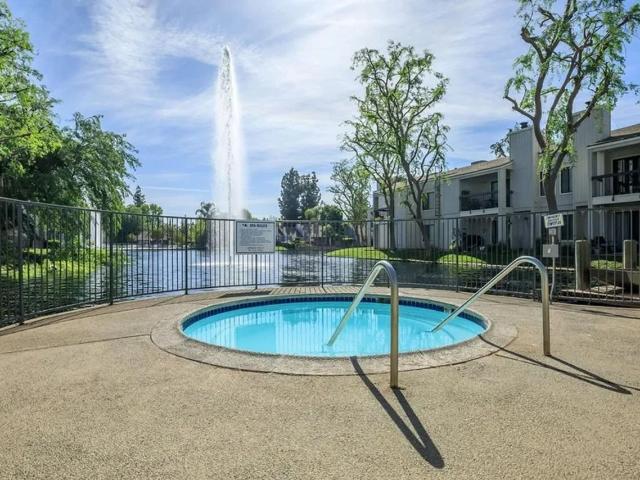 Edgewater 2 Bedroom Apartment for Rent at 8200 Kroll Way, Bakersfield, CA 93311 CSU Bakersfield