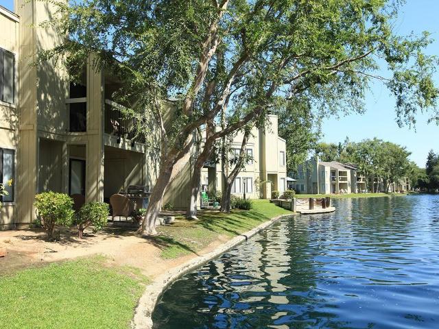 Edgewater 2 Bedroom Apartment for Rent at 8200 Kroll Way, Bakersfield, CA 93311 CSU Bakersfield