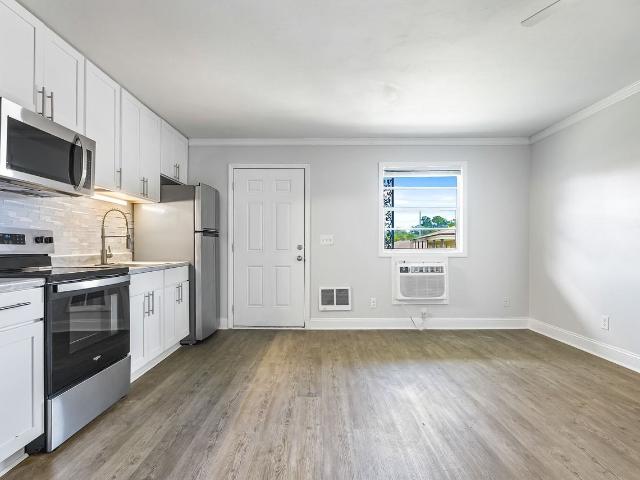 Edgewater Apartments 2 Bedroom Apartment for Rent at 111 Edgewater Rd, Savannah, GA 31406 Oakhurst