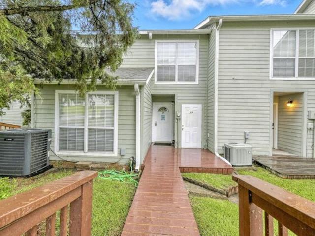 Edgewater Dr Unit,livingston, Home For Sale