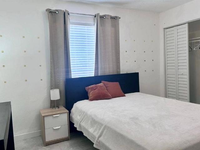 Edgewater Midtown room for rent