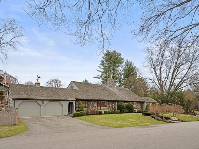 Edgewater Pl, Winchester, Home For Sale