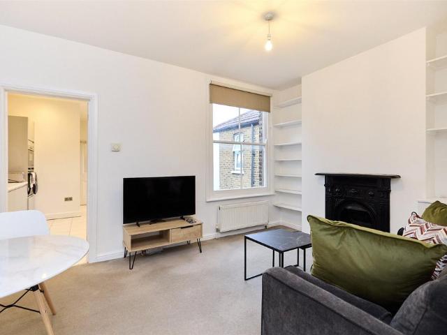 Edgington Road, London, SW16 1 bed flat to rent £3,100 pcm £715 pw