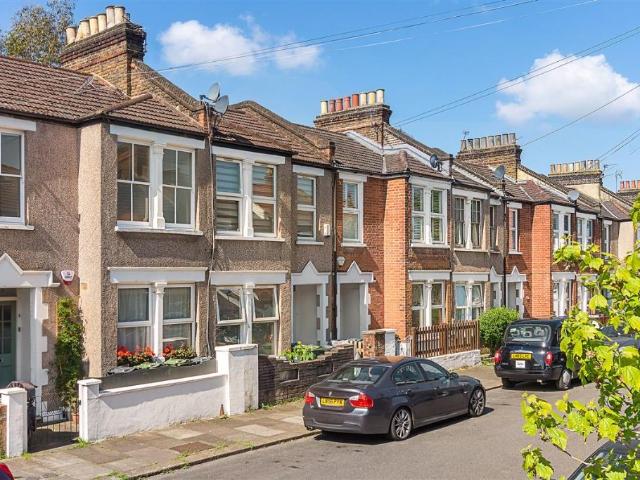 Edgington Road, Streatham, London SW16, 2 bed flat to rent, £1,950 pcm | PrimeLocation