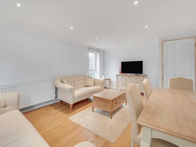 Edith Terrace, London, SW10 2 bed flat to rent £5,850 pcm £1,350 pw