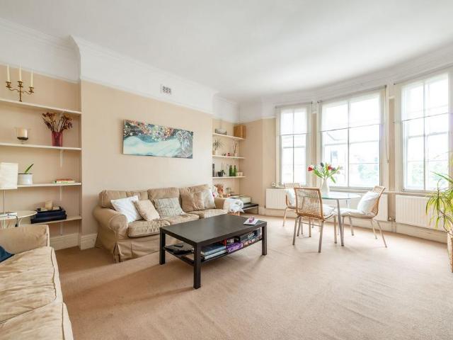 Edith Villas, West Kensington. 3 bed flat to rent £3,495 pcm £807 pw
