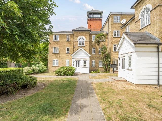 Edith Cavell Way, London SE18, 1 bed flat to rent, £1,600 pcm | PrimeLocation
