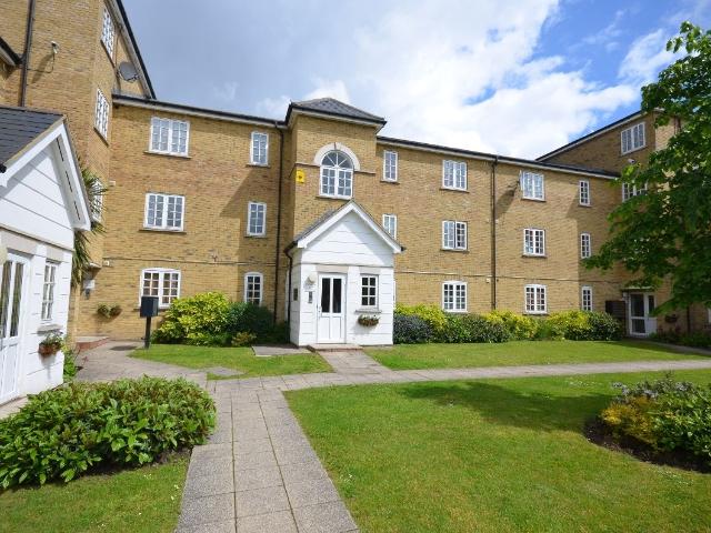 Edith Cavell Way, London SE18, 2 bed flat to rent, £1,750 pcm | PrimeLocation
