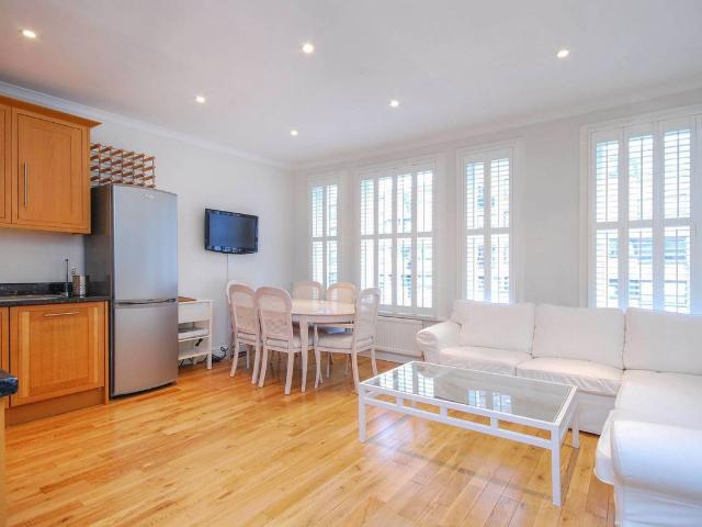 Edith Grove, Chelsea, London SW10, 2 bed flat to rent, £4,334 pcm | PrimeLocation