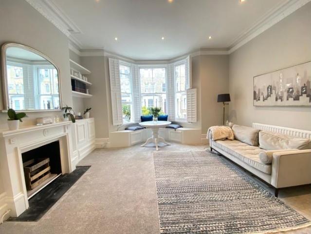 Edith Road, West Kensington W14 2 bed flat to rent £2,750 pcm £635 pw