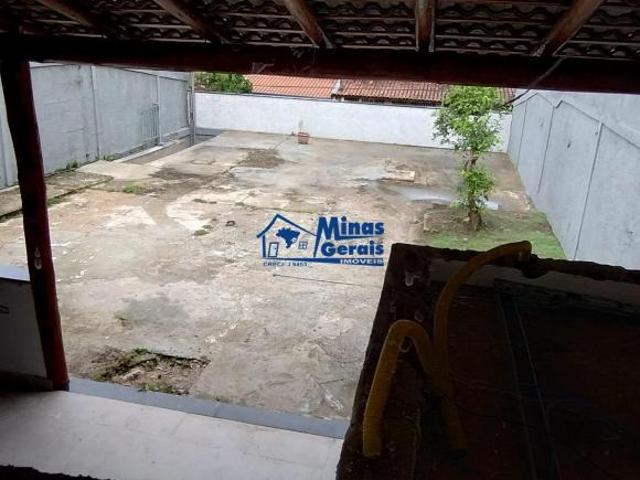 EDÍCULA NA ZONA SUL DE SÃO JOSÉ DOS CAMPOS ! VENDE SE !