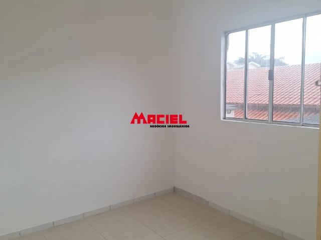 Edícula no pavimento superior disponível para locação, ideal para quem busca praticidade, conforto e uma excelente localização