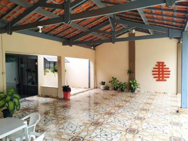 Edicula com 3 dormitórios 1 suite São Cristovão