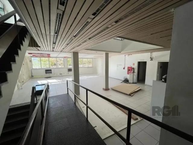 Edifício Comercial para Aluguel no Bairro Petrópolis com 1100 m² de Área Útil
