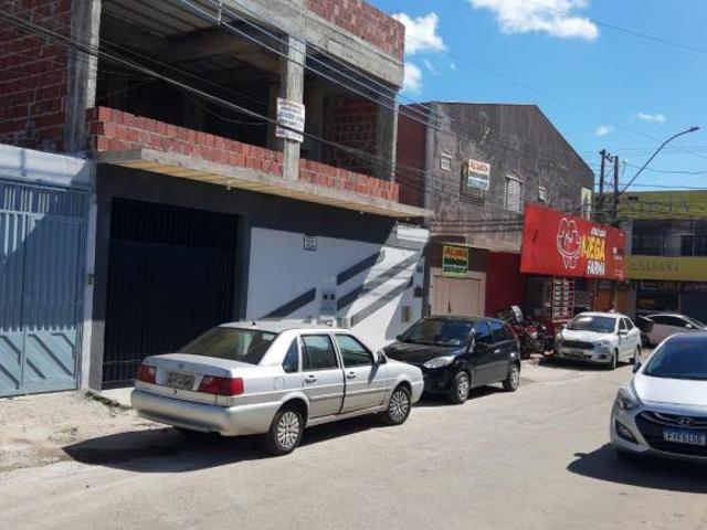 Edificação com grande oportunidade para comércio e residência