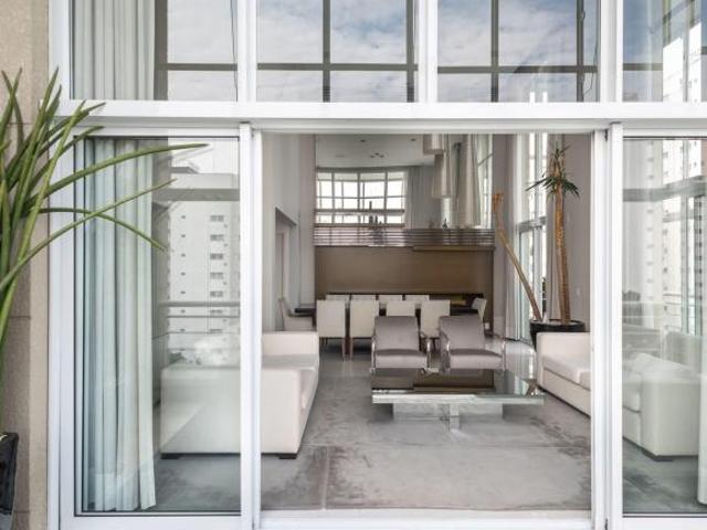 Edificio Vogue Moema com 356m² 5 vagas no 6º Andar Agende sua visita!