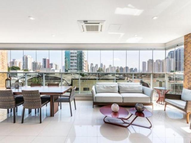 Edifício Alhambra de Granada Apartamento com 4 dormitórios à venda, 227 m² por R$ 3.990.000 Tatu
