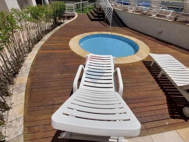 Edifício bem localizado e acesso a praia da Astúrias, com 2 dormitórios, sendo 1 suíte
