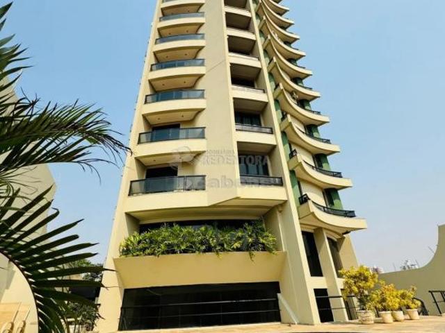 Edifício Dr. Oscar Dória Apartamento com 4 suítes todas com sacada e 1 master
