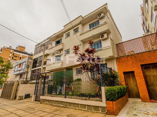 Edifício Inteiro com 10 dormitórios em Porto Alegre